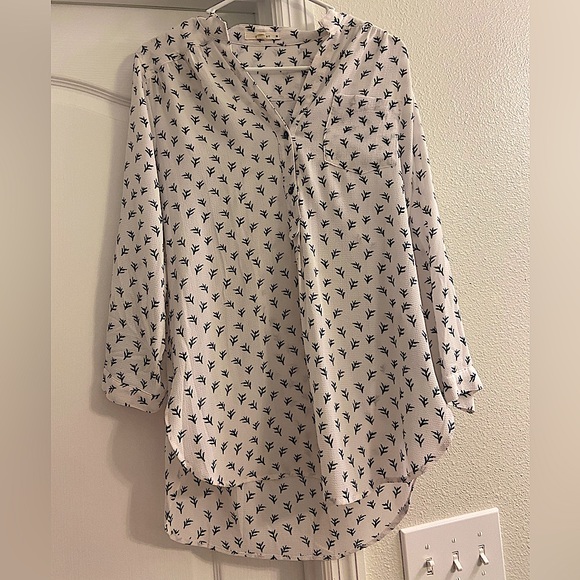 fun 2 fun | Tops | Fun 2 Fun Mackenzie Henley Blouse White Pattern ...